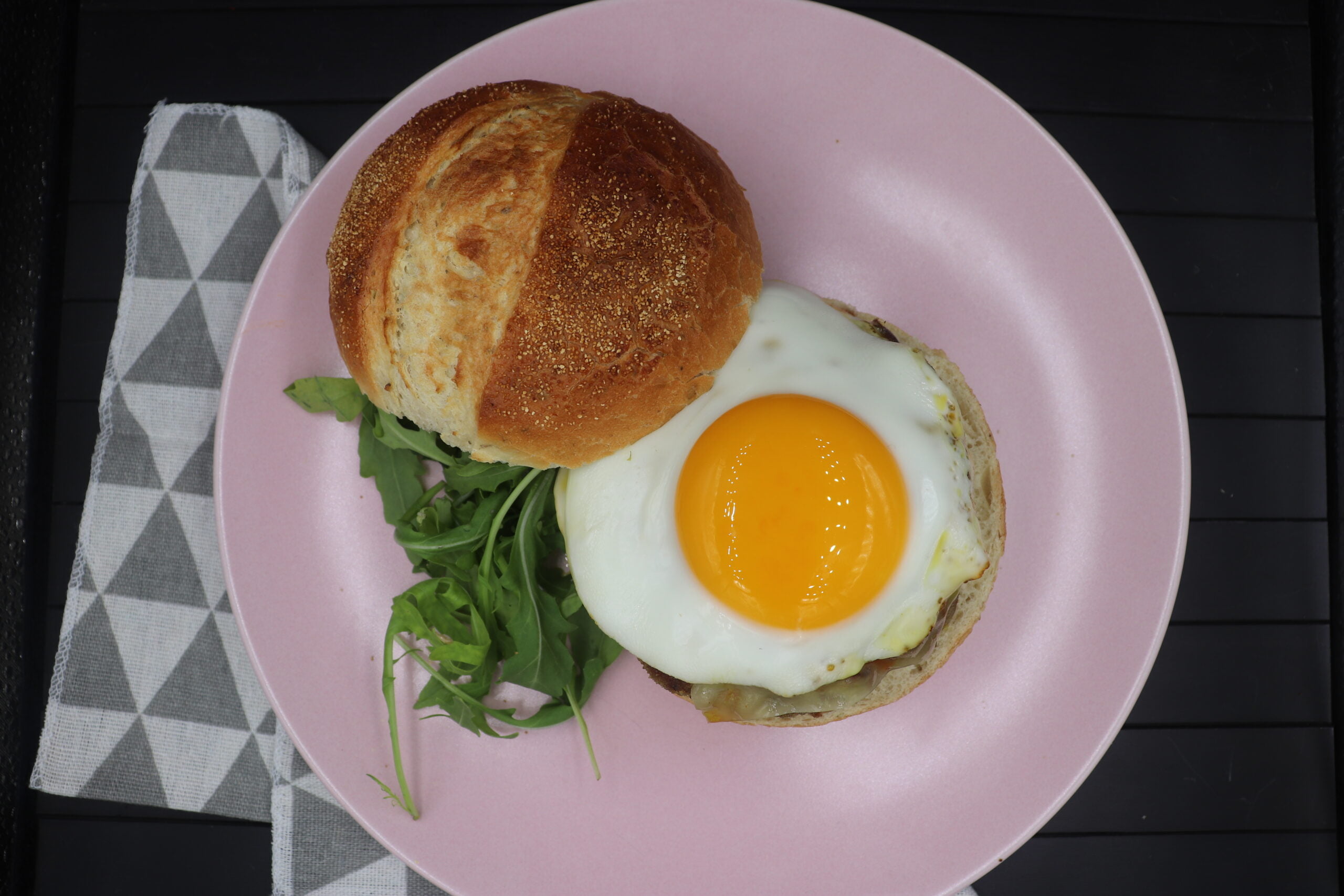 Simple Homemade Beef Burger Recipe - It's Food o'Clock