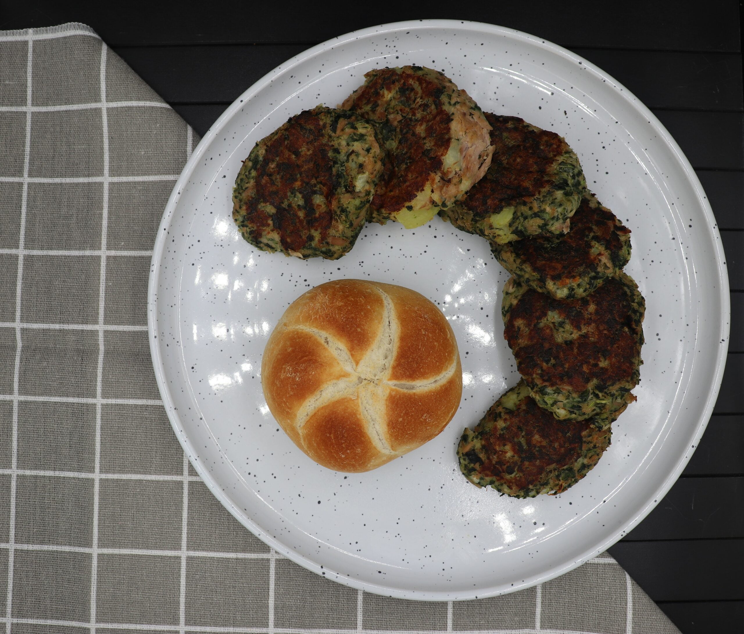 Tuna & Spinach Cakes (Pulpetti tat-Tonn) - It's Food o'Clock