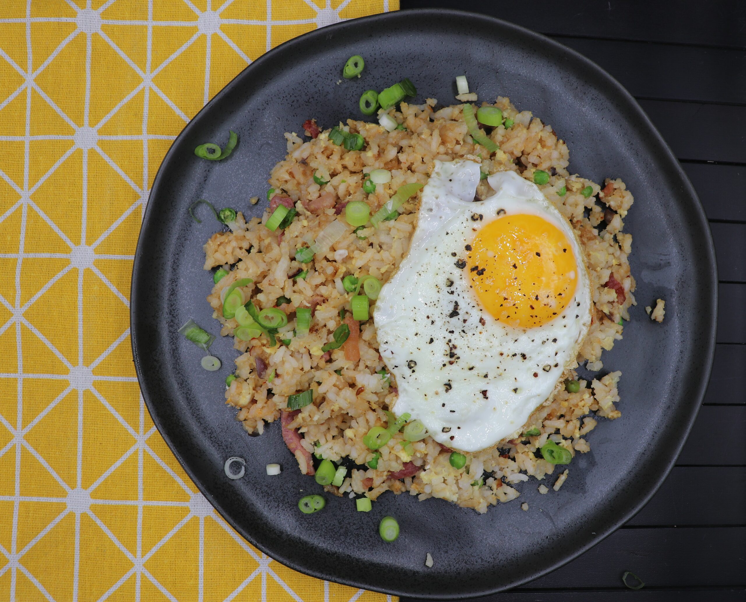 Spicy Bacon & Egg Fried Rice - It's Food o'Clock