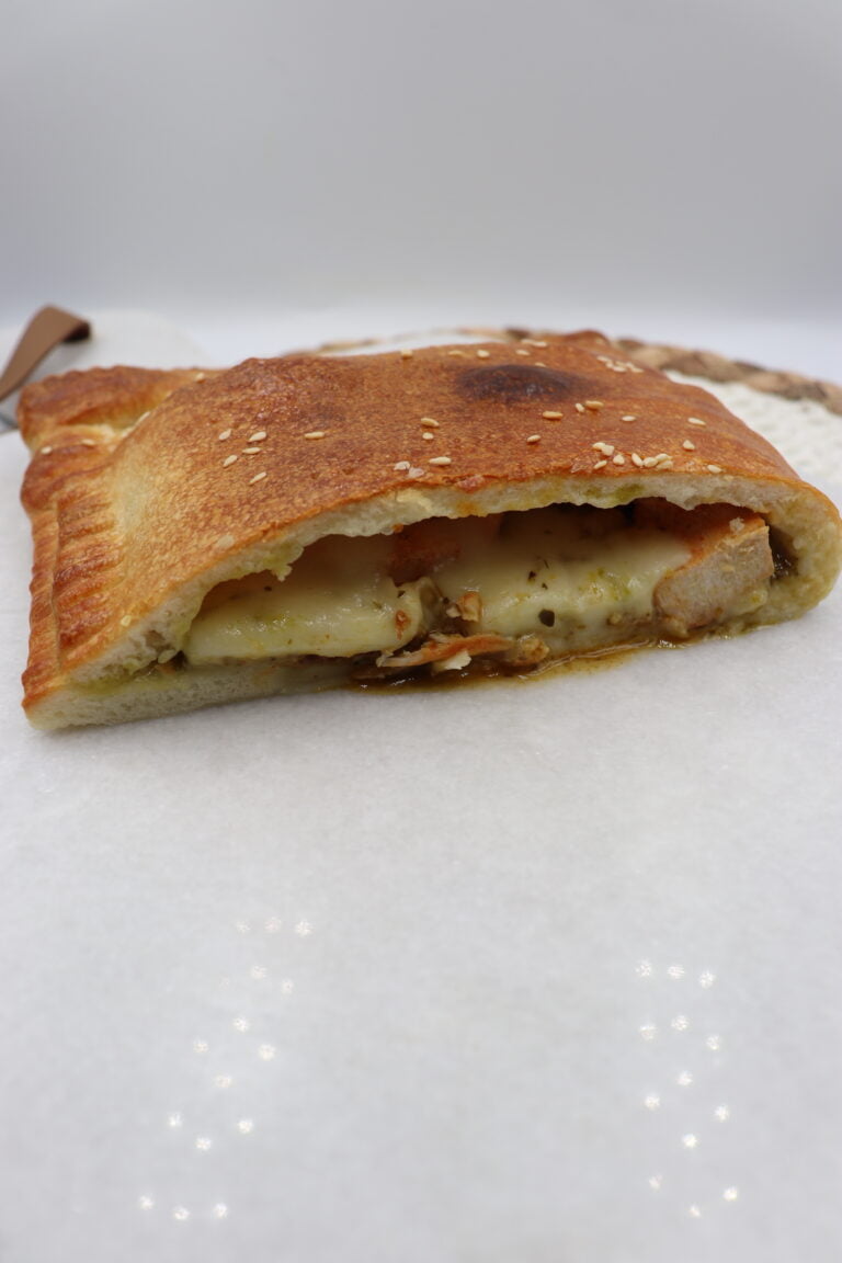 Chicken, Pesto & Sun-Dried Tomato Calzone - It's Food o'Clock