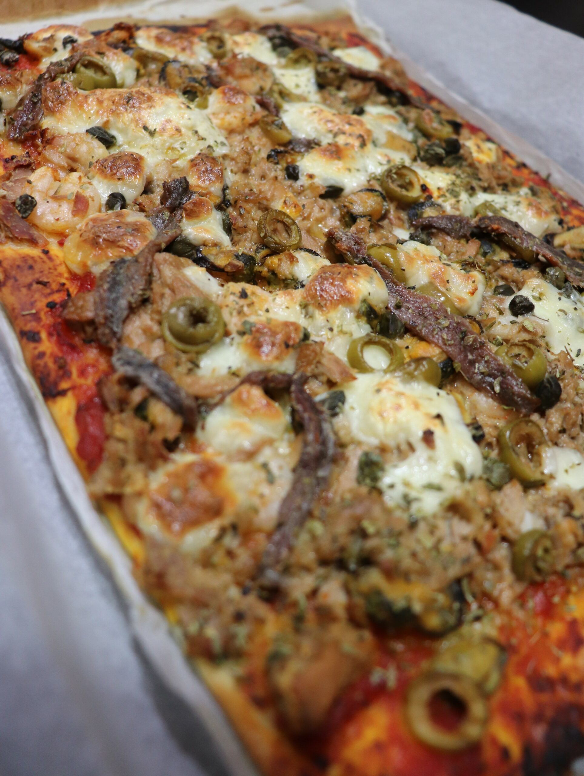 Delicious Seafood Pizza Recipe - It's Food o'Clock